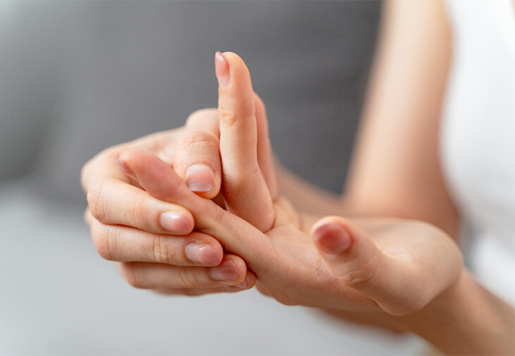 Ne zanemarujte bol u šaci: mogući uzroci i mogućnosti liječenja